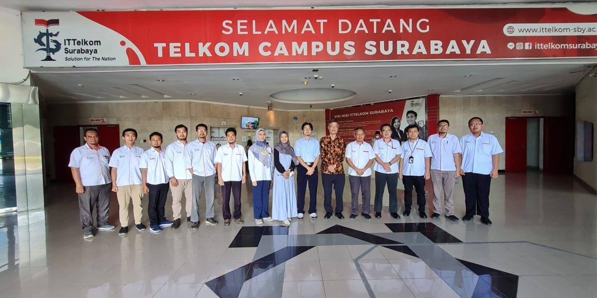 Kunjungan Profesor Okayama University ke ITTelkom Surabaya ... Kunjungan Profesor Okayama University ke ITTelkom Surabaya ...