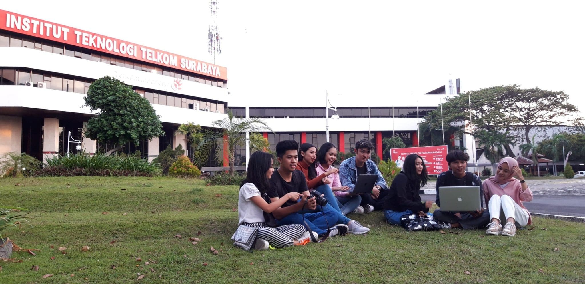 Ini Dia 4 Jurusan Paling Diminati di ITTelkom Surabaya! | Universitas ...