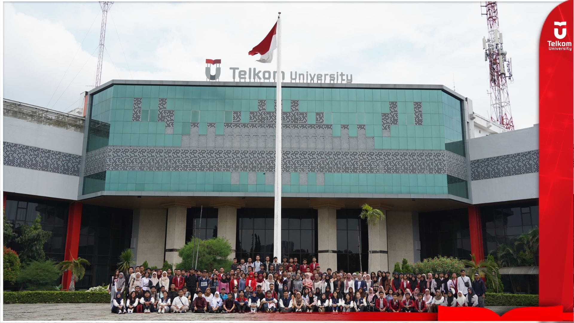 Telkom University Surabaya Menggelar Kegiatan Triall Class dan Campus Tour